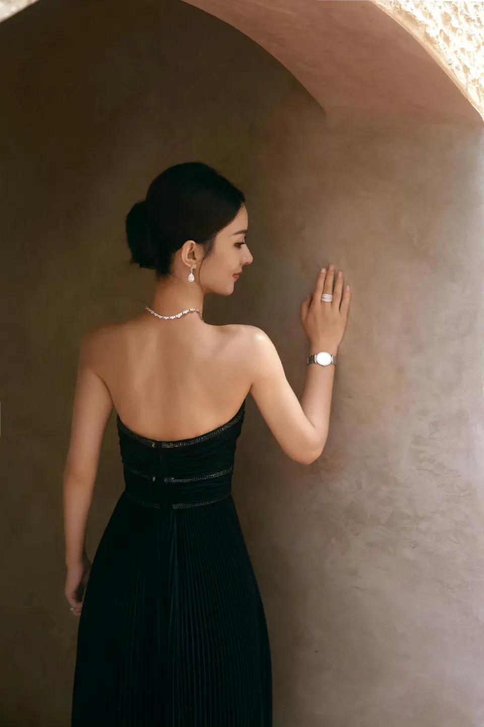 Zhao Liying and Yin Tao Magnolia received the award in the same frame ...