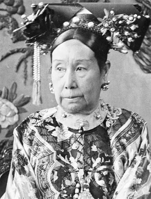 Duan Fang: A top official in Xinjiang was dismissed for secretly ...