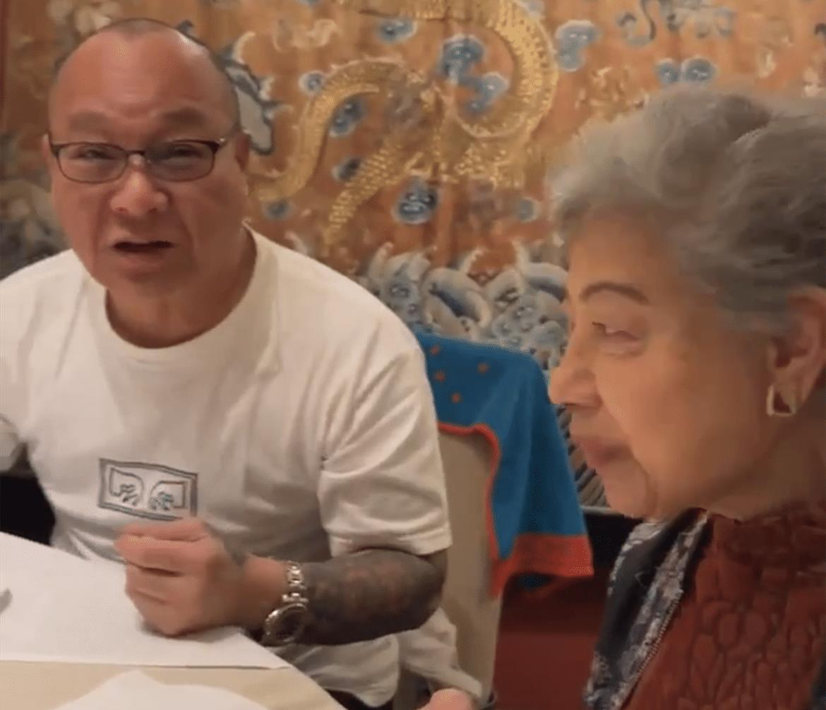 Many Hong Kong stars have a happy dinner together! Wu Zhixiong is too ...