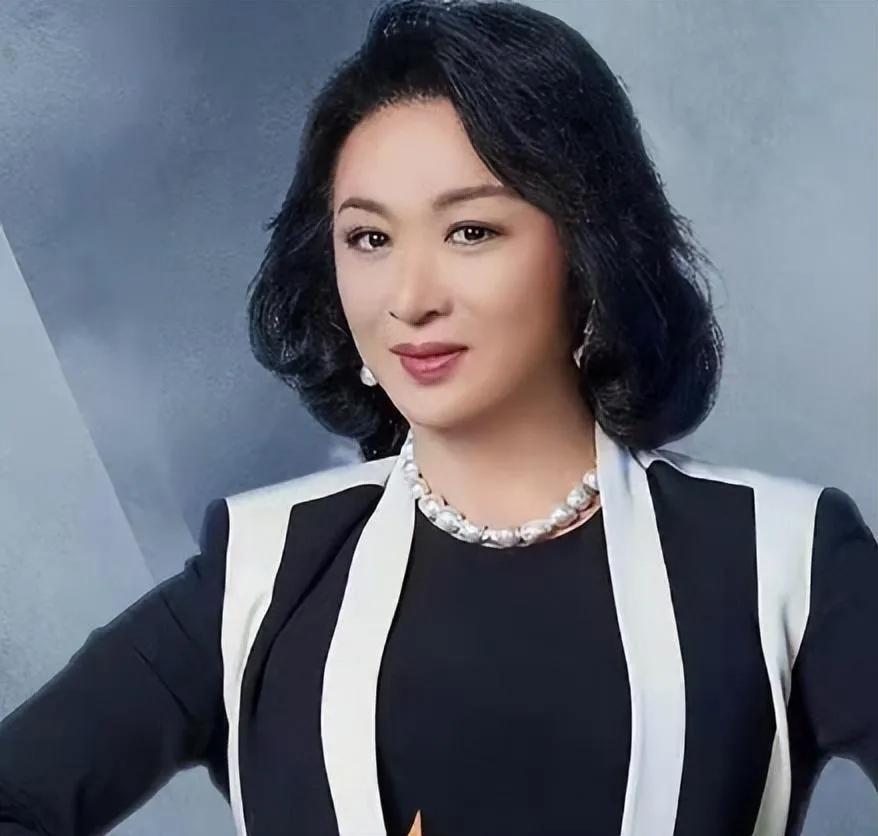 Jin Xing's first wife was as beautiful as a flower, and she was pregnant when she divorced. How ...