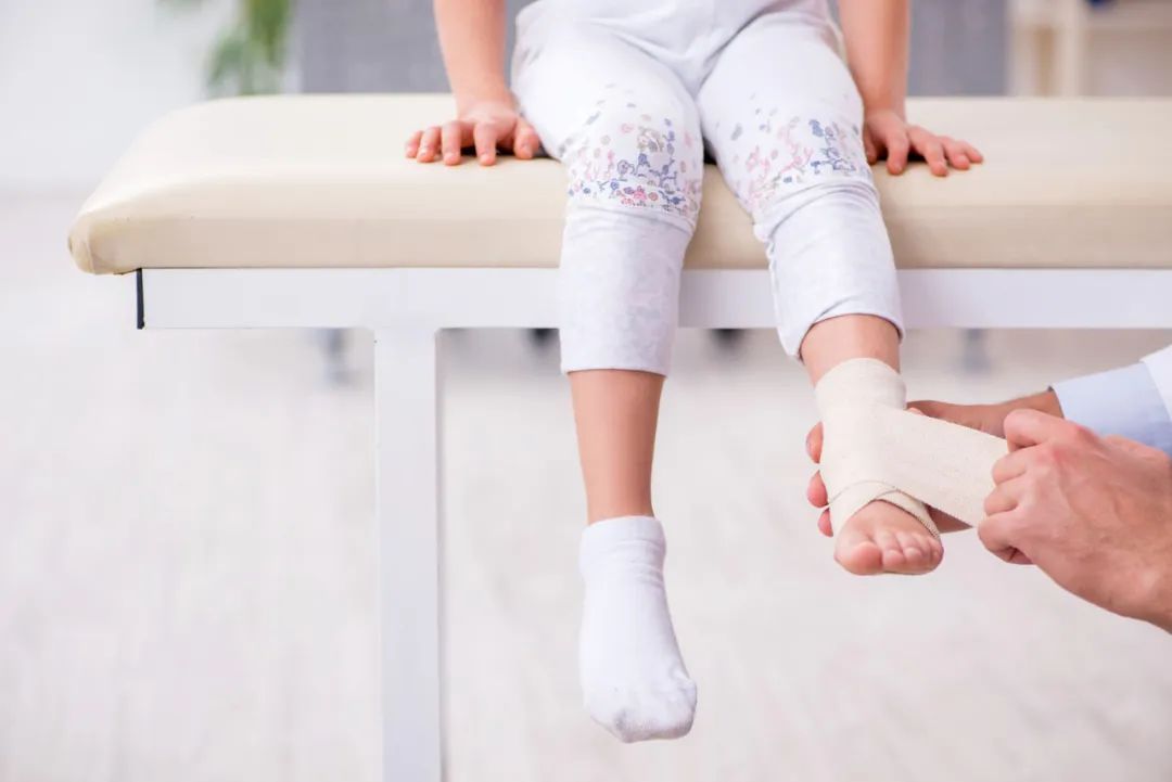 Sprained foot, cuboid avulsion, ice compress at the first time? Chinese ...