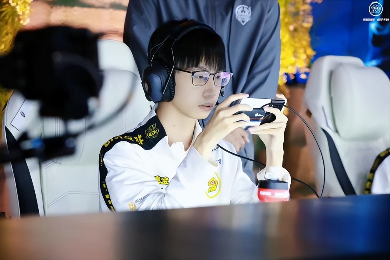 Challenger Cup: The top 8 battle map is released!Wolves and WB are about to cry, eStar almost ...