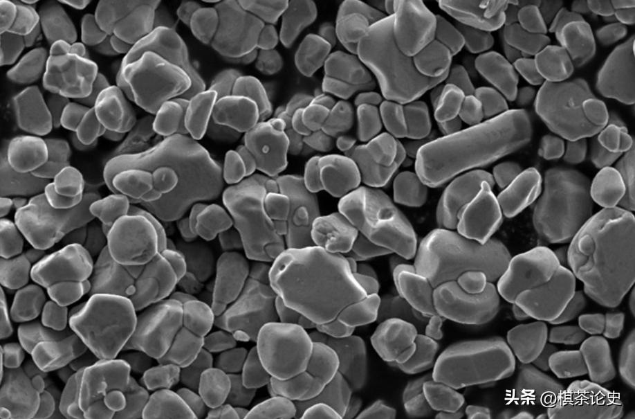 Comparison of electrochemical performance of single-crystal and ...