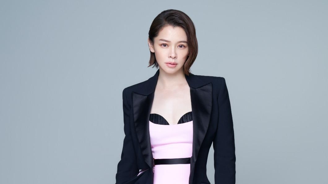 Xu Ruoxuan first attacked the egg and invited the rap genius as a guest ...