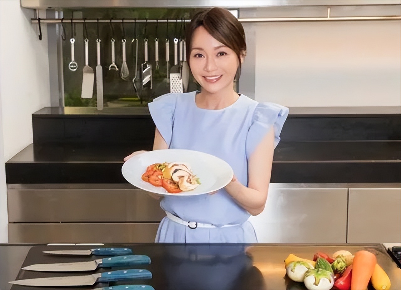 Changed 15 girlfriends in 18 years, from tender model to Bai Fumei, why should he? - iMedia