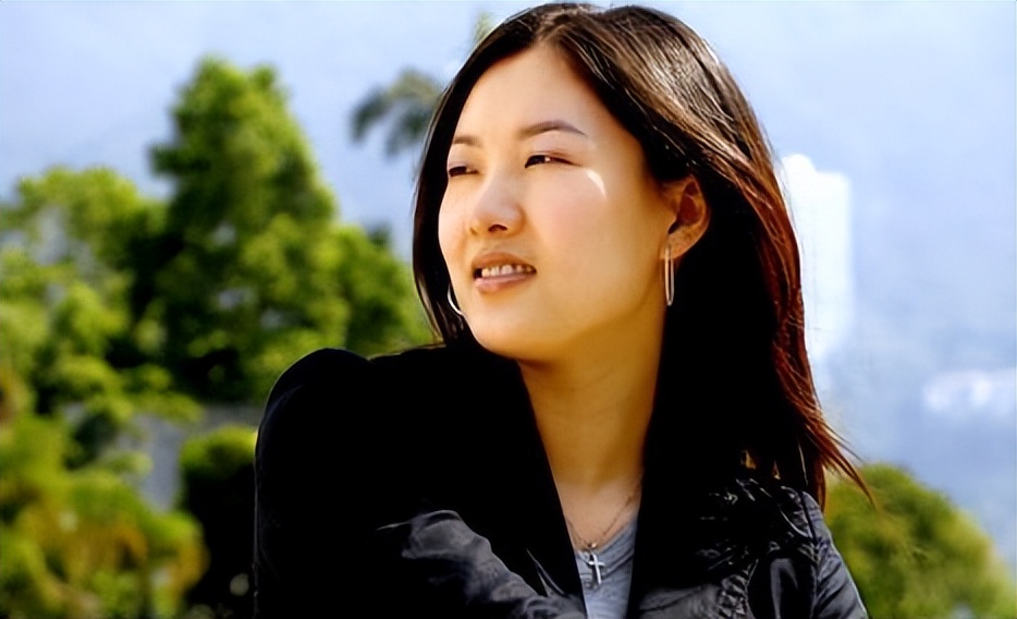 Hong Kong's "God of Wealth" married Fu Mingxia, 26 years younger, had cheated many times, and ...