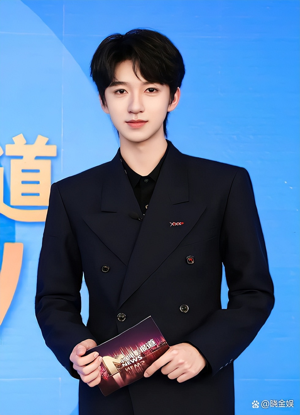 He Junlin: With the fame of a singer, he became a new CCTV anchor after ...