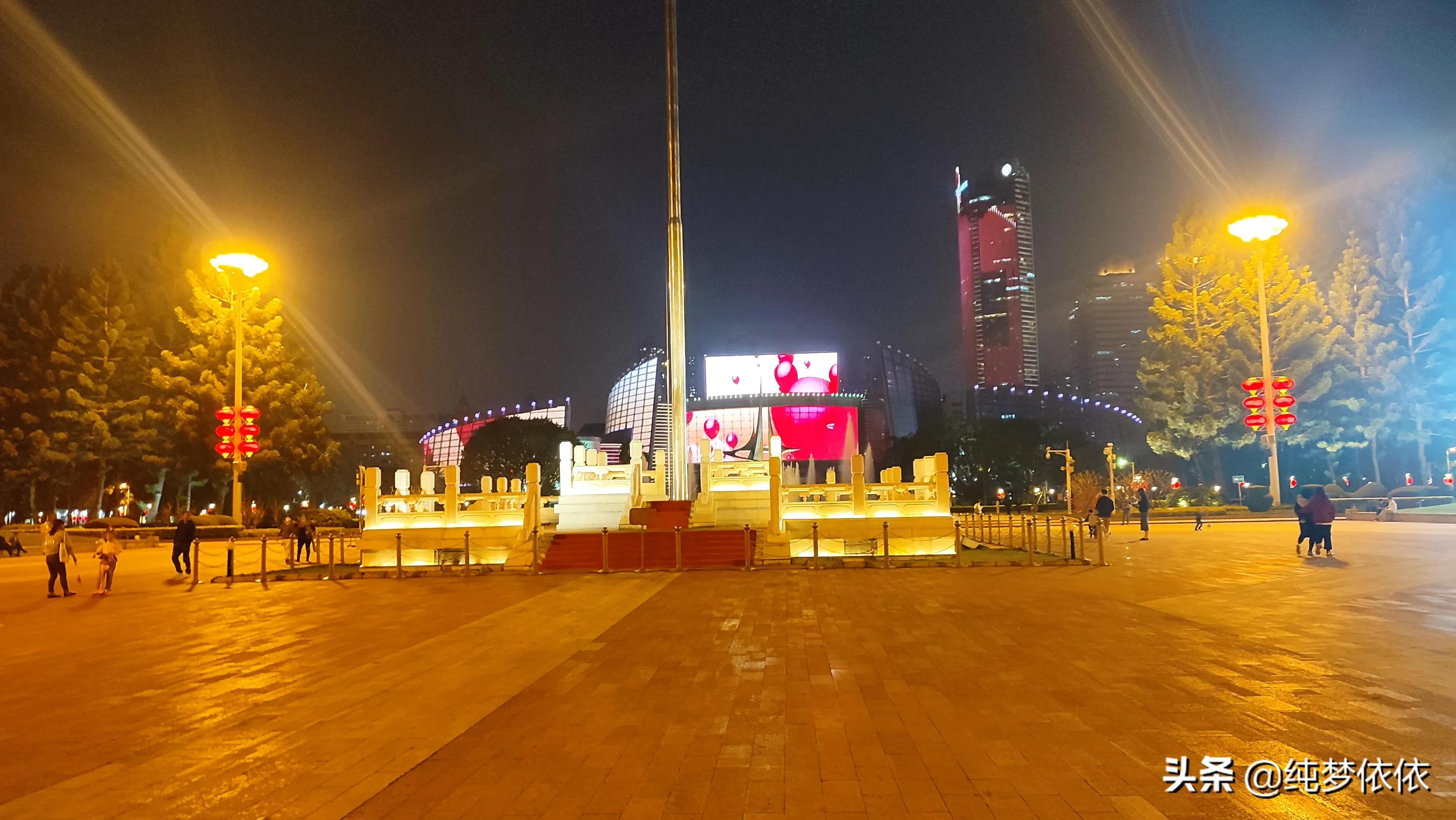 Impression of Fuzhou, punch in Wuyi Square - iNEWS