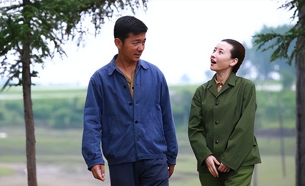 Memory, Identity, and Emotional Resilience in "Forgotten Years" - iNEWS