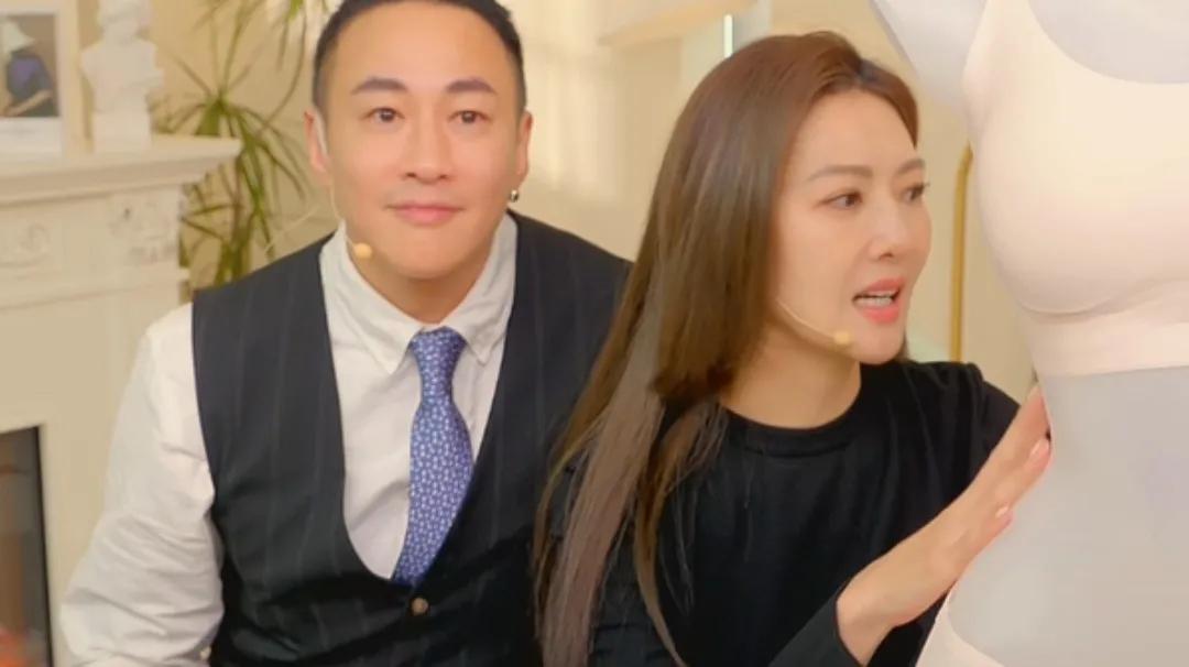 He Rundong used his wife as a humanoid backboard, and the combined live broadcast is very ...