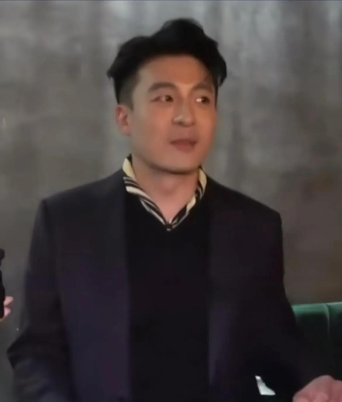 Sun Yizhou looks like he's around 30, and Lei Jiayin looks like he's ...