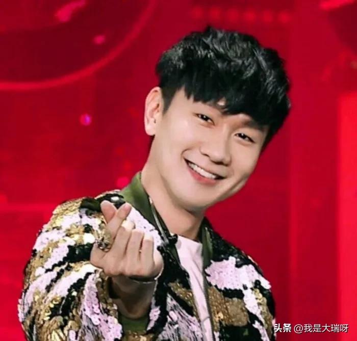 Singapore singer JJ Lin participated in the embassy's National Day ...