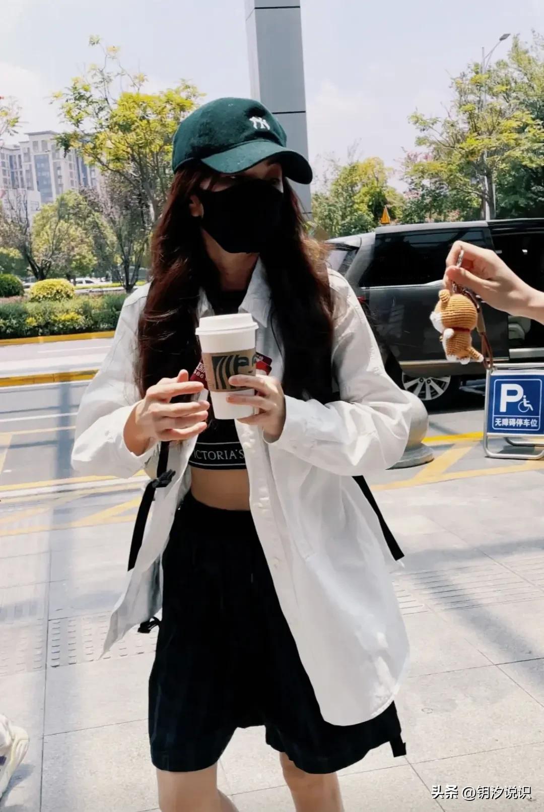 The white shirt is so beautiful to wear, and Chen Jiahua's cool and ...