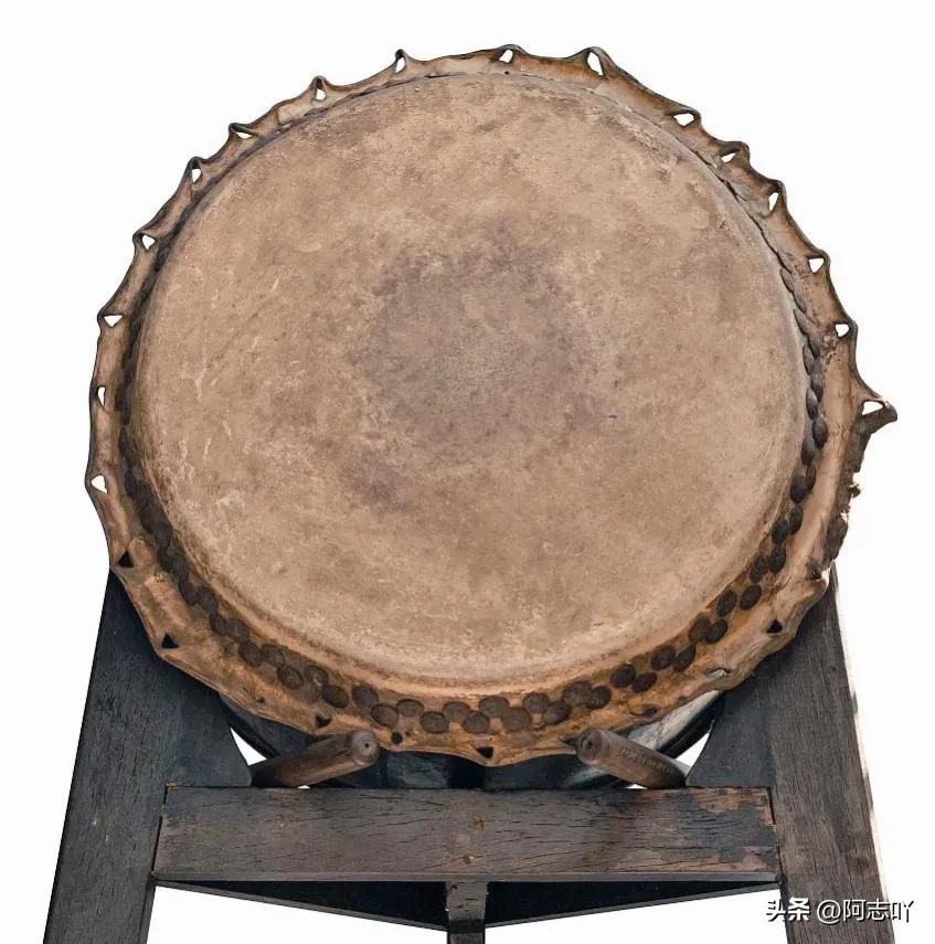 The Tibetan skin drum is mysterious and cruel. It is made from the back ...