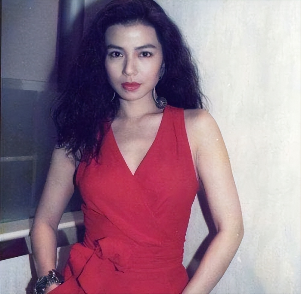 Beauty Zhong Chuhong: After only eleven years in the film industry, she ...