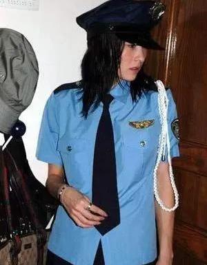 Photos of Edison Chen leaked out. After seeing these photos, I instantly blushed because they ...