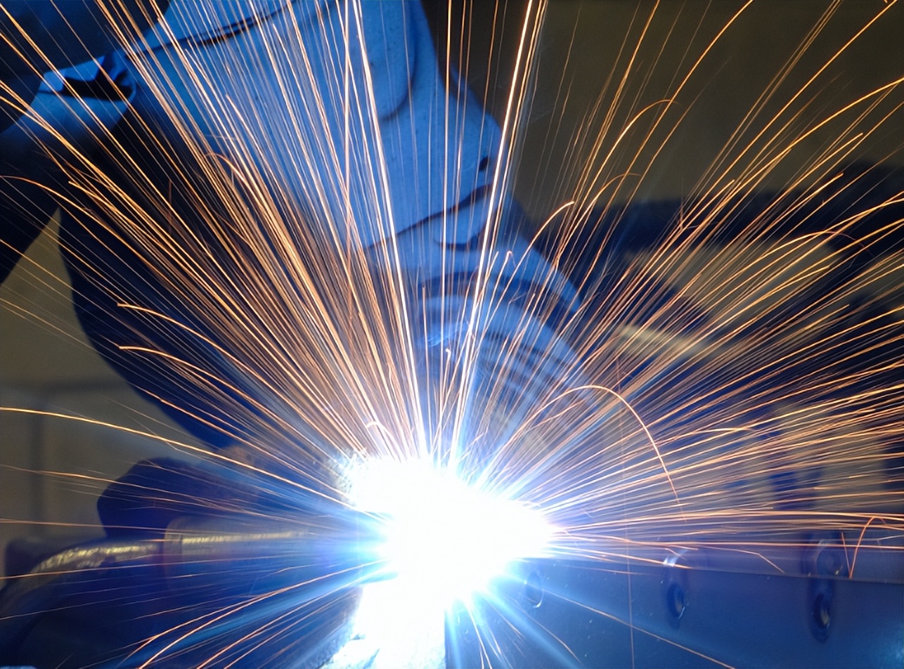 How is the arc discharged? What is the phenomenon of its discharge ...