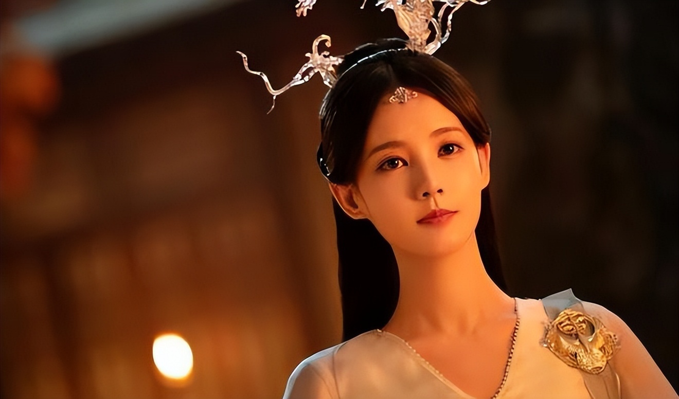 Also played "Friendship Cameo", comparing Chen Yuqi, Yang Mi, and Li ...