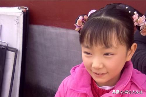 Sun Li's younger sister, Sun Yan, appeared without makeup, wearing a ...