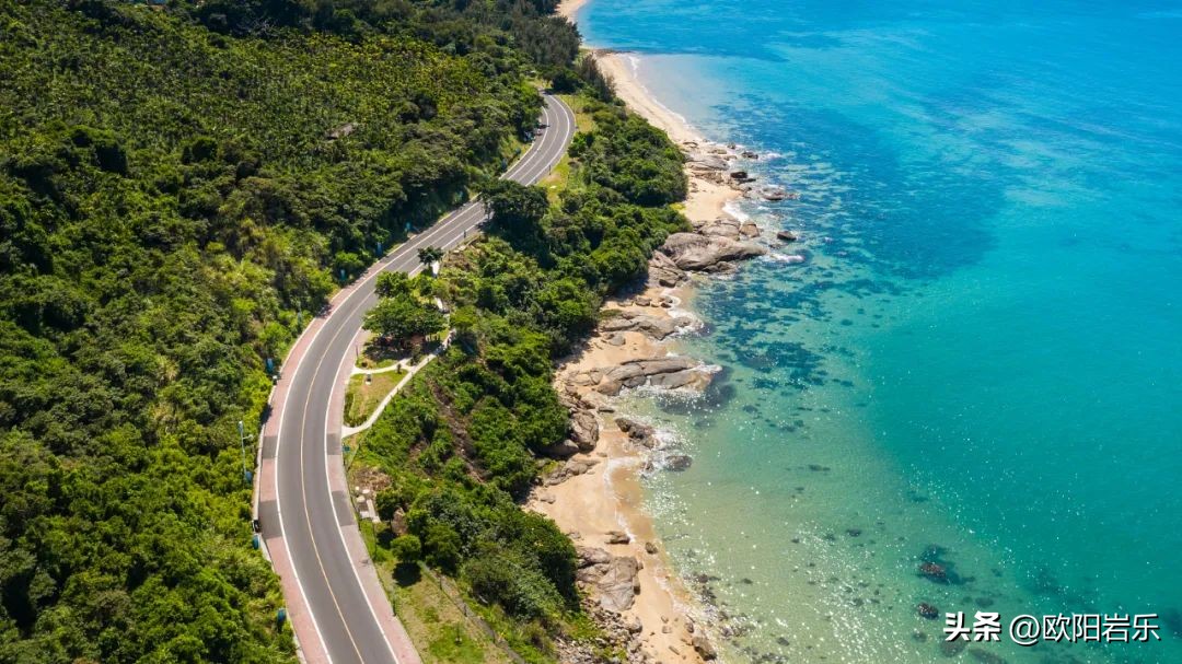 Wanning, known as "the top ten most beautiful bays in Hainan", is half ...