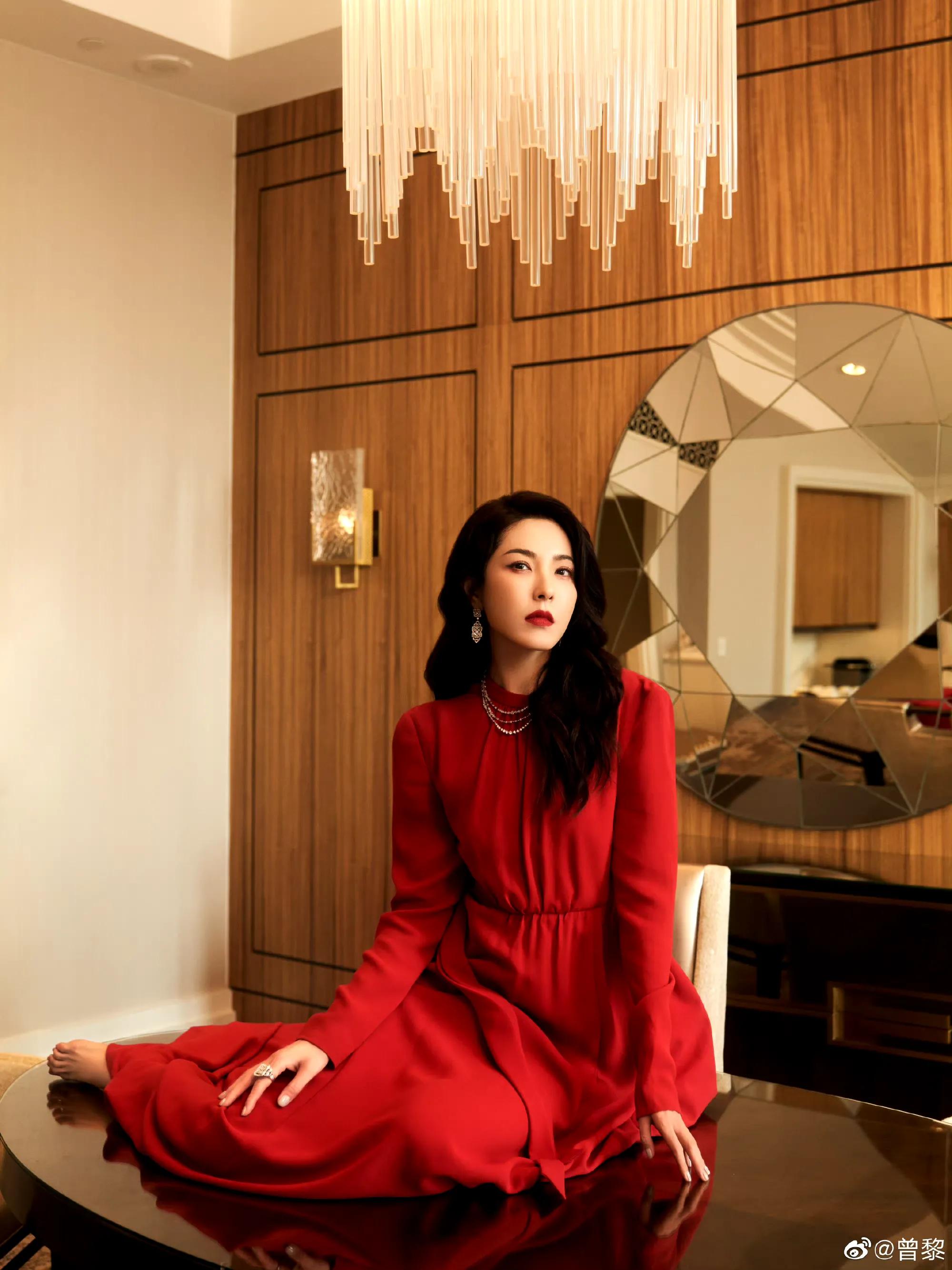 Temperament Goddess Zeng Li - iMedia