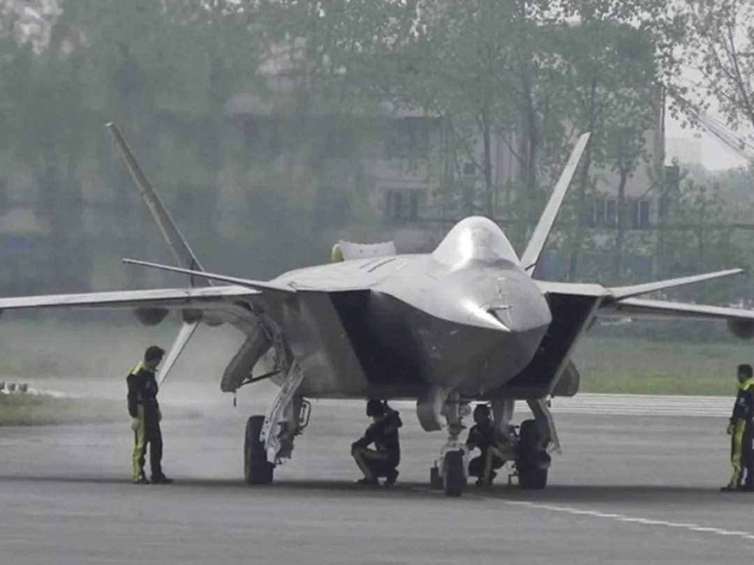 Exceeded expectations!The J-20 deep improvement is officially exposed ...