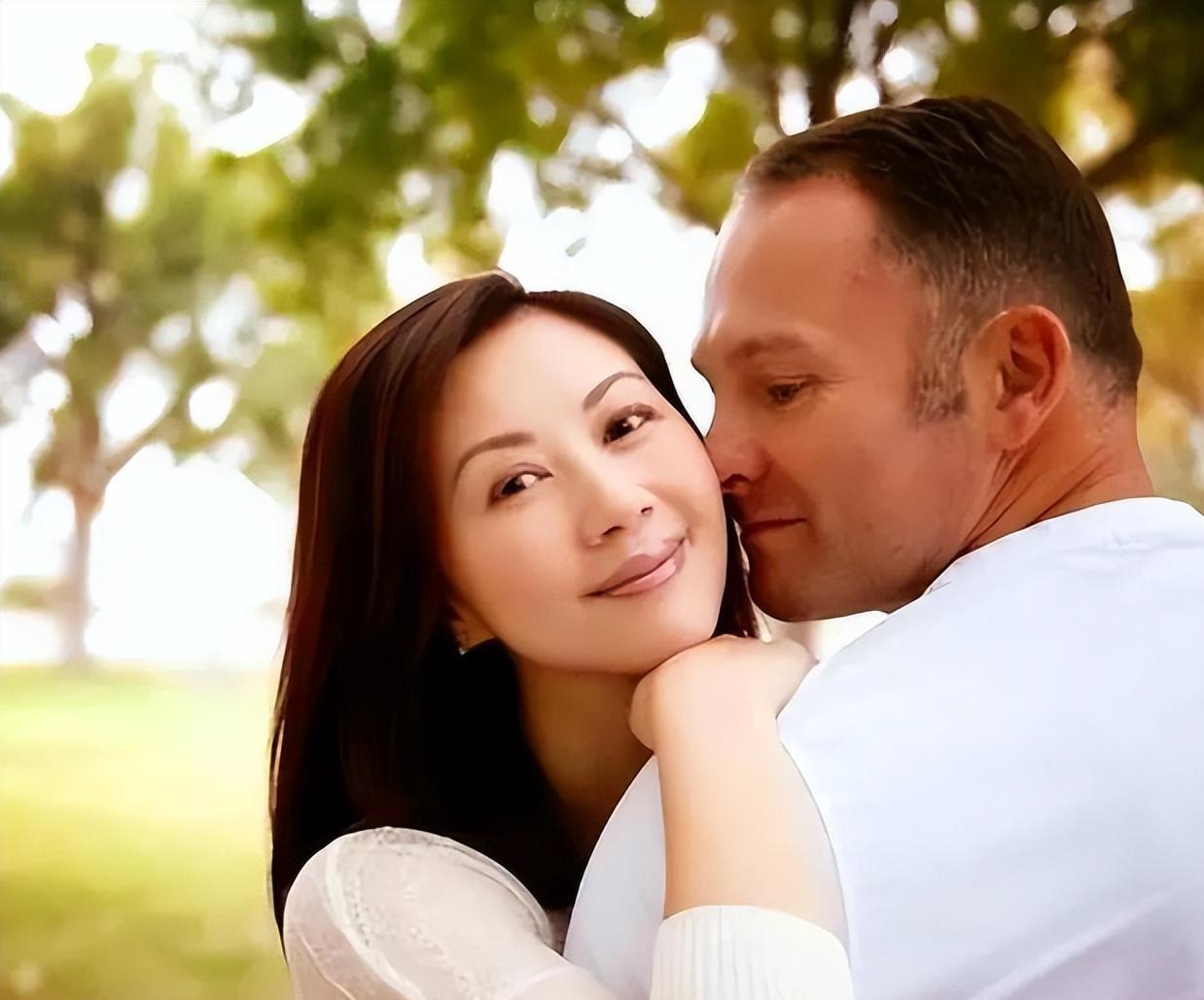 56-year-old Yang Baoling's swimming photos were exposed, triggering ...