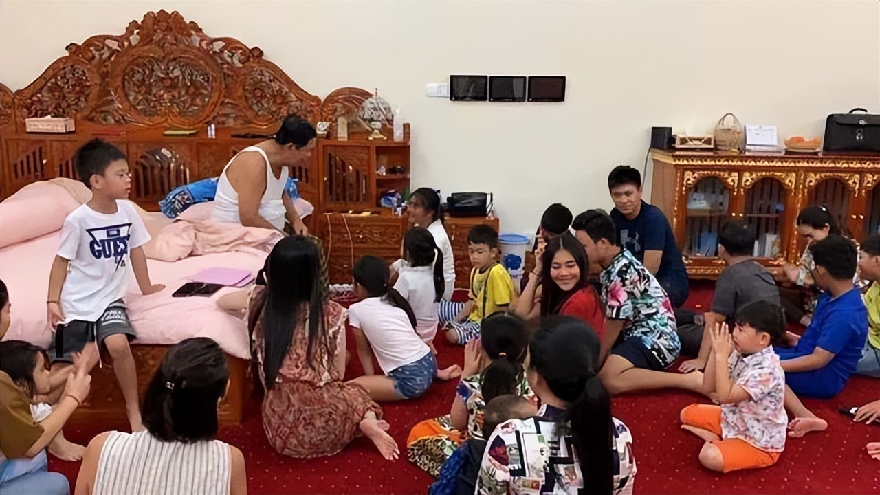 Prime Minister Hun Sen has many children and grandchildren, and his ...