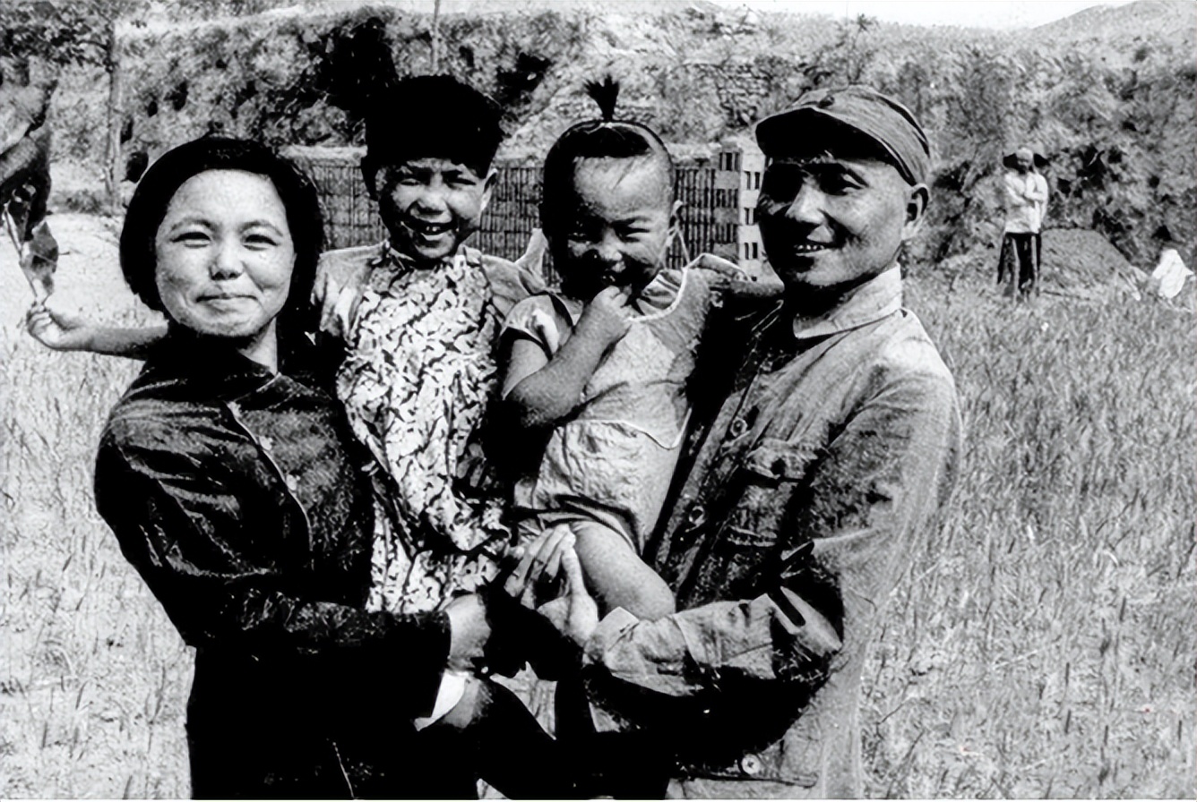 Deng Xiaoping summed up his wonderful life in two or three words - iNEWS