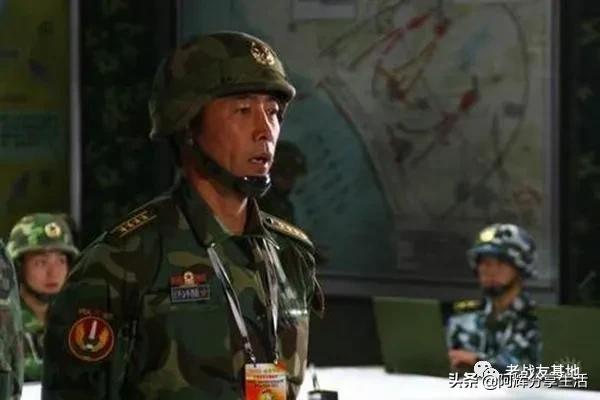 What is the difference between division commander, political commissar ...