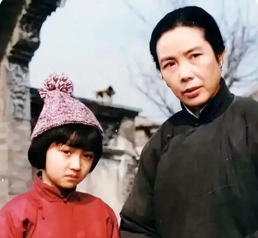 Mourn! She's gone...won the Golden Rooster Award twice - iNEWS