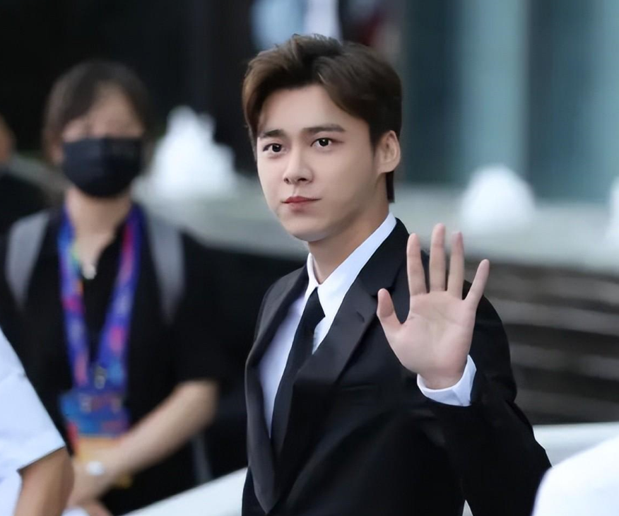 Having made the same mistake, why are Huang Haibo and Li Yifeng one ...