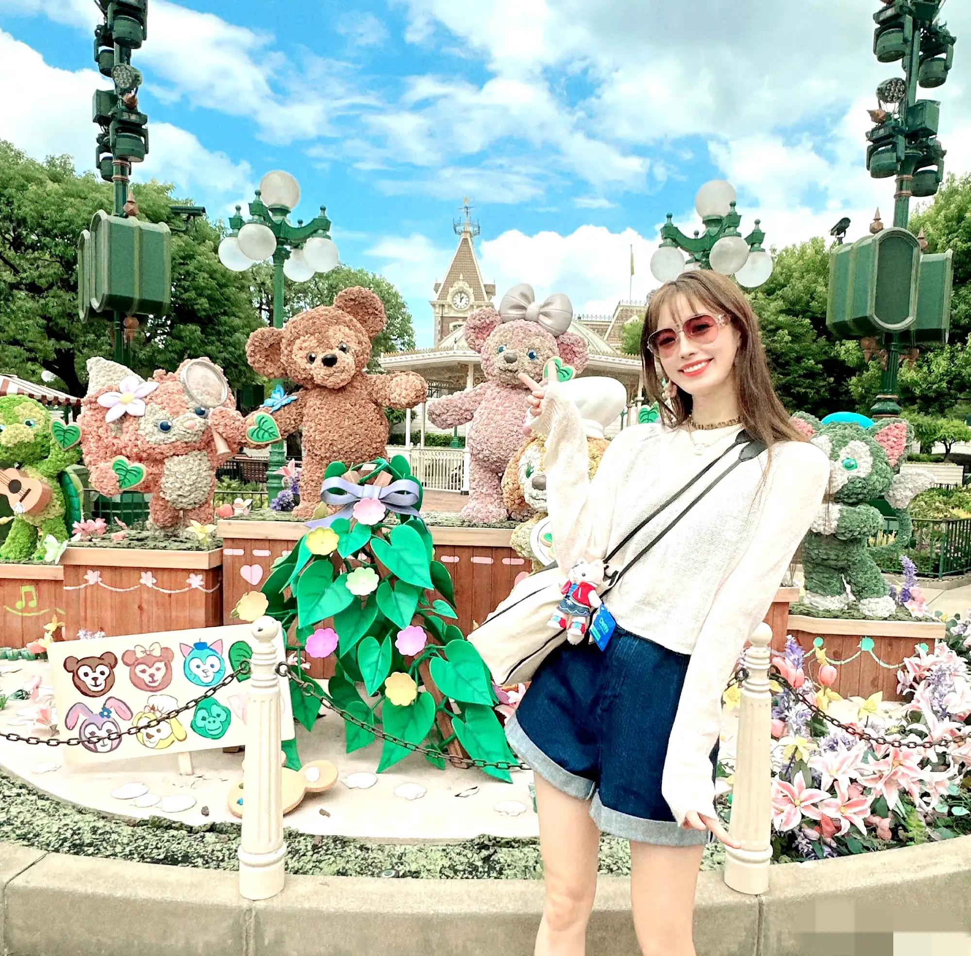 Si Wenjia is as beautiful as ever after ten years of marriage, and her husband Gao Shanfeng is ...