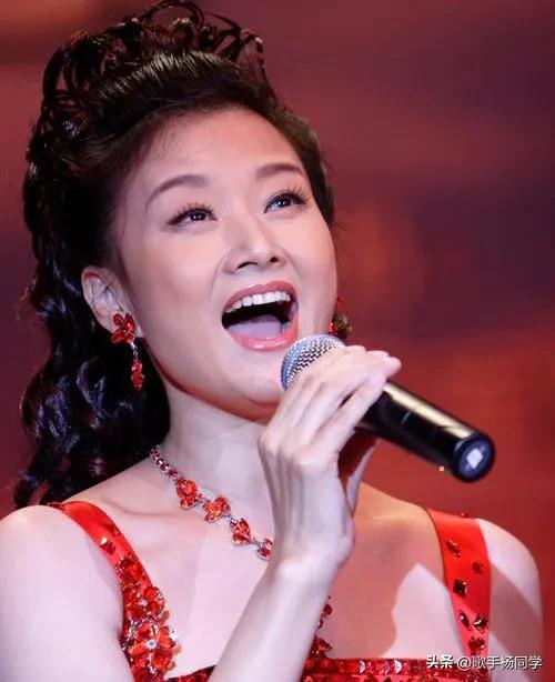 Judging from Song Zuying's seclusion, singers have quit the stage one ...