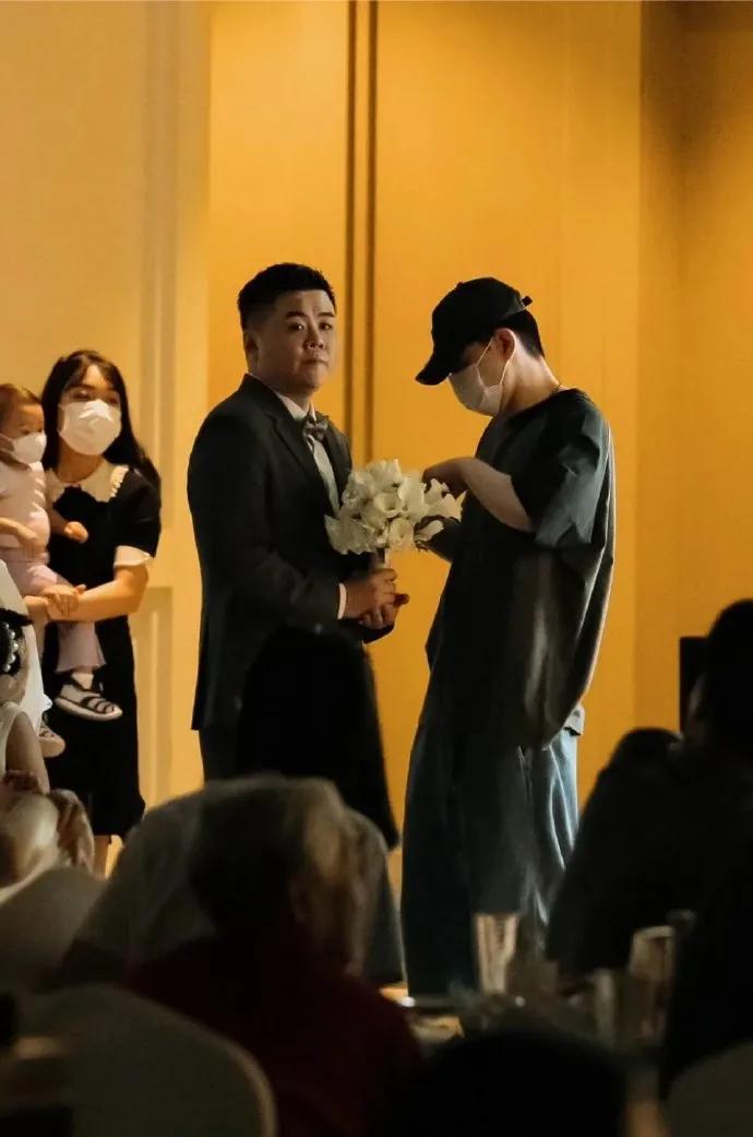 Deng Lun secretly married and had a daughter, attended a friend's ...