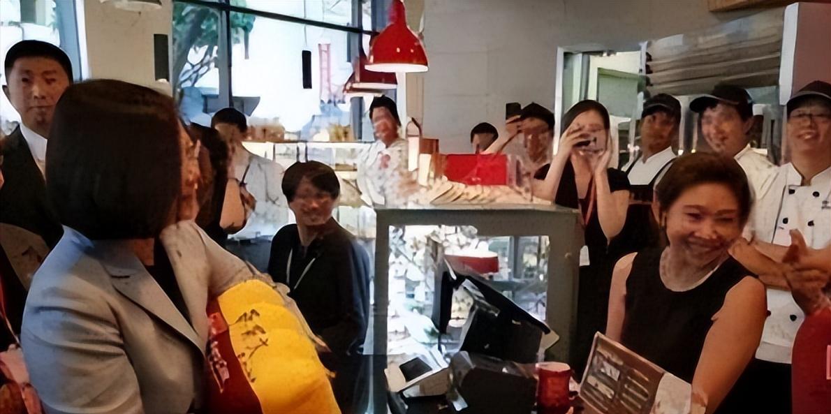 A store in Taiwan Province claims that it will never use Chinese ...