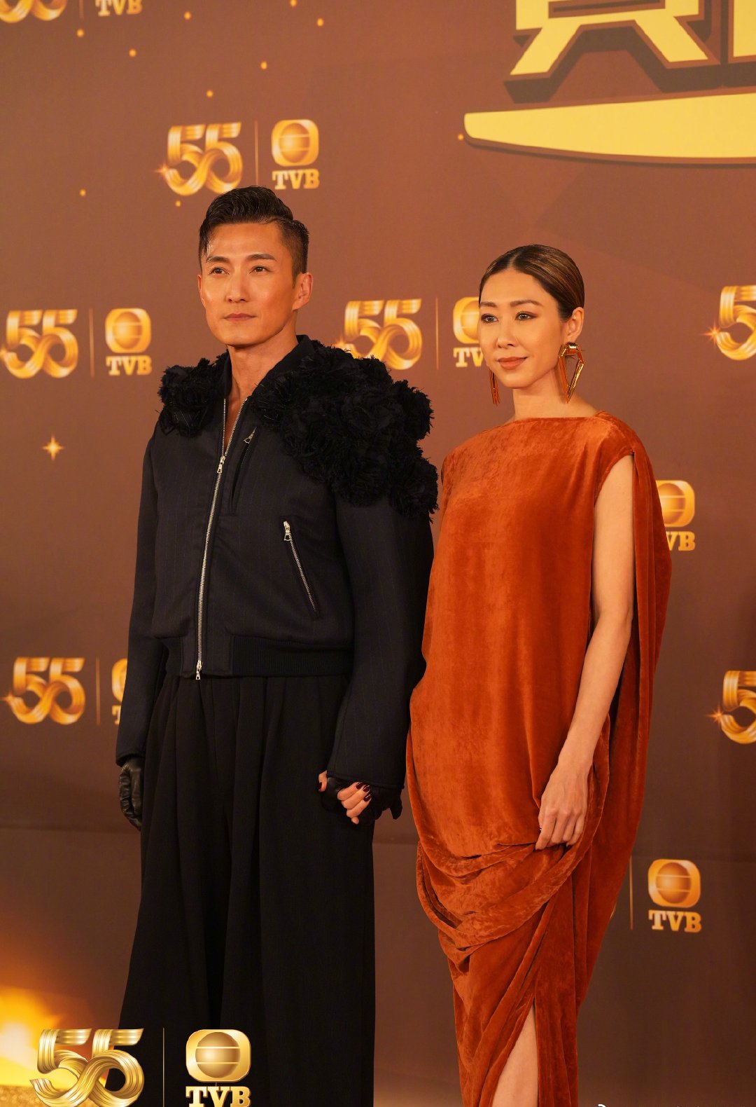 TVB55周年台慶300多明星參與，帶你看他們服飾，有高貴，有艷麗 - 資訊咖