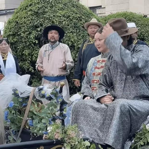 Auspicious Sambo's youngest daughter gets married! Mother U Rina tears ...