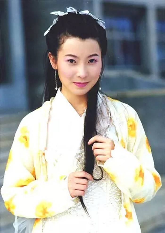 One person plays two roles, obviously sharing the same face, why is the ...