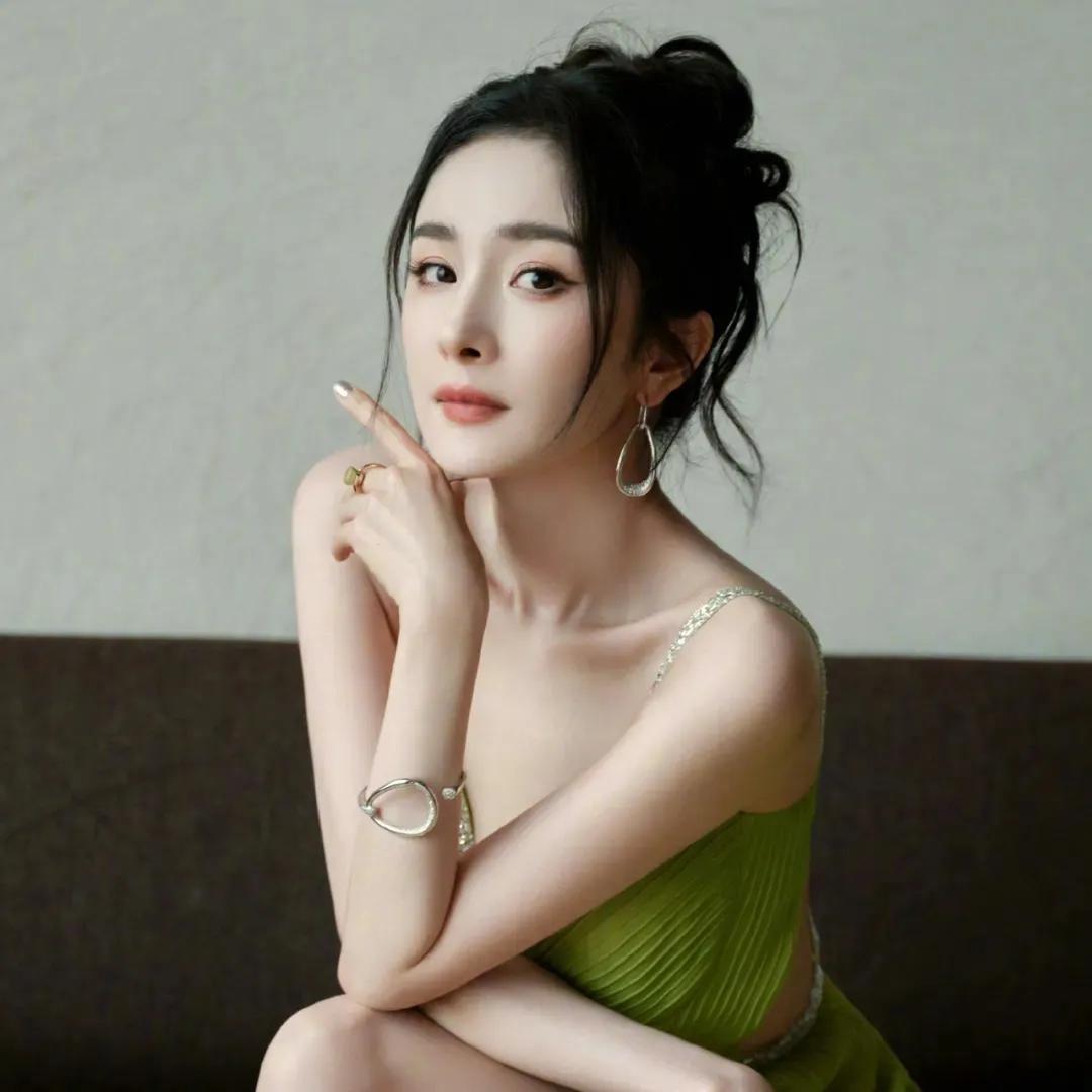 Crooked ass queen Yang Mi Yang Yang Wang Churan Zhao Liying baby Ren Jialun Nazha - iMedia