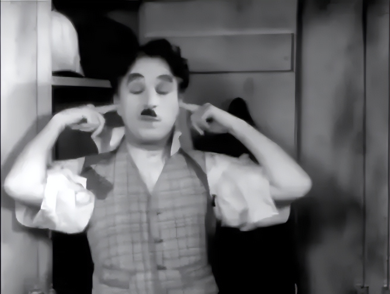 Charlie Chaplin's acting style in "City Lights" - iNEWS