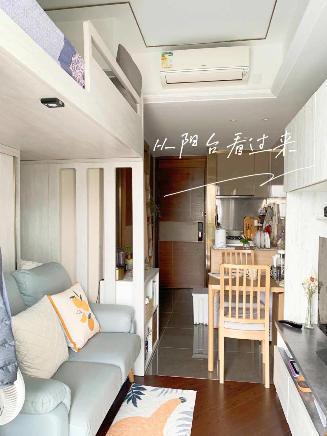 A family of 3 in Hong Kong lives in a 20-square-meter hut. The storage ...