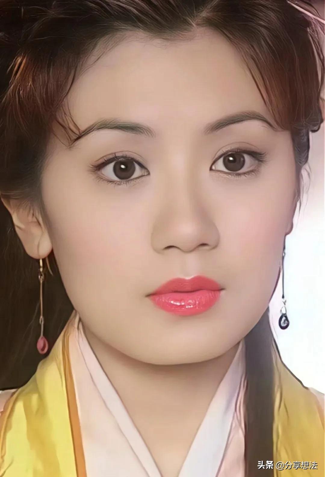 Jia Jingwen when she was young - iNEWS