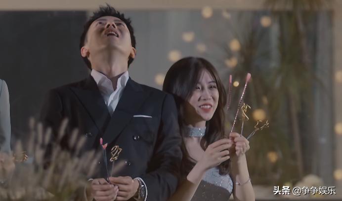 "Half-familiar Lovers" Lola and Wang Nengneng kissed and fell in love, Tang Yixin and Jing Tian ...