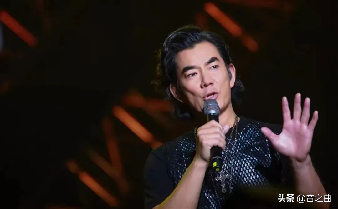 Ren Xianqi's fifteen classic songs, his music style is unique, never ...
