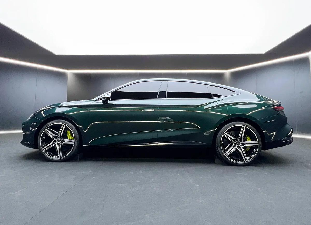 SAIC MG7 released, equipped with black label LOGO for the first time, the aura is not inferior ...