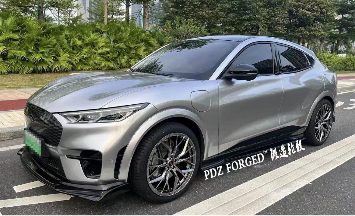 This set of wheels, full of swords and swords, looks good - iNEWS