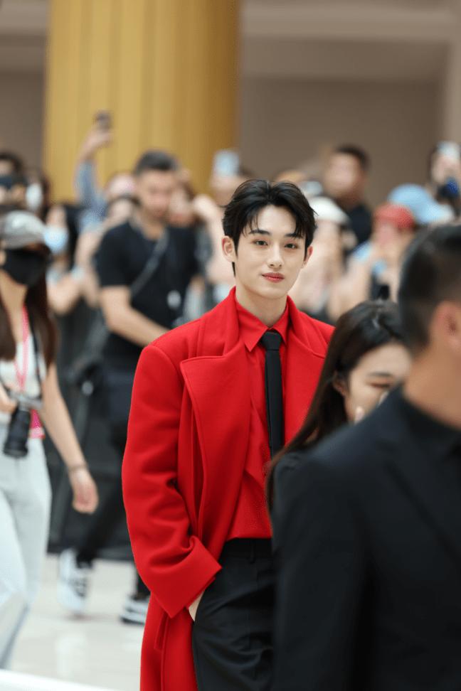 Sun Li, Guan Xiaotong, Xi Mengyao, beautiful shark, Yang Yang, Dong Sicheng, fighting handsome ...