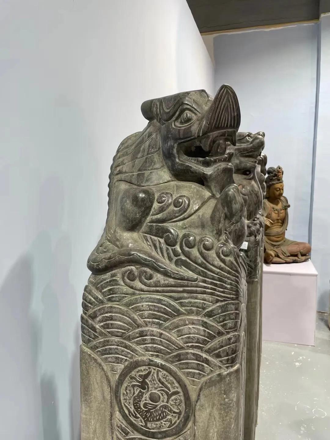 "Four Gods and Beasts" on the top of the courtyard column - iNEWS