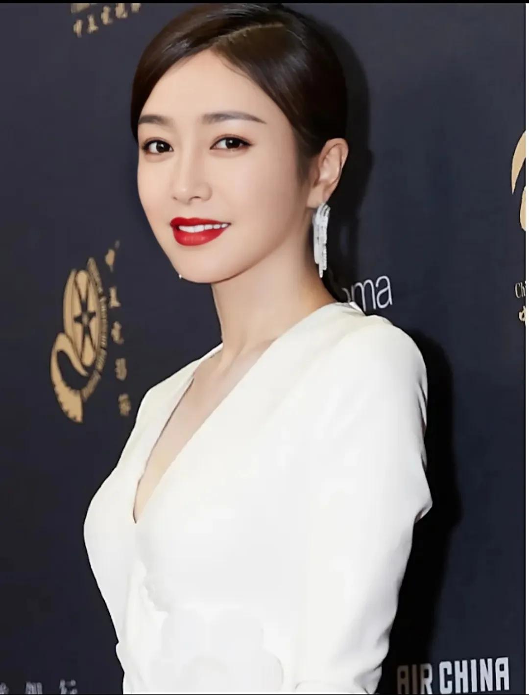 Qin Lan is so pretty - iNEWS